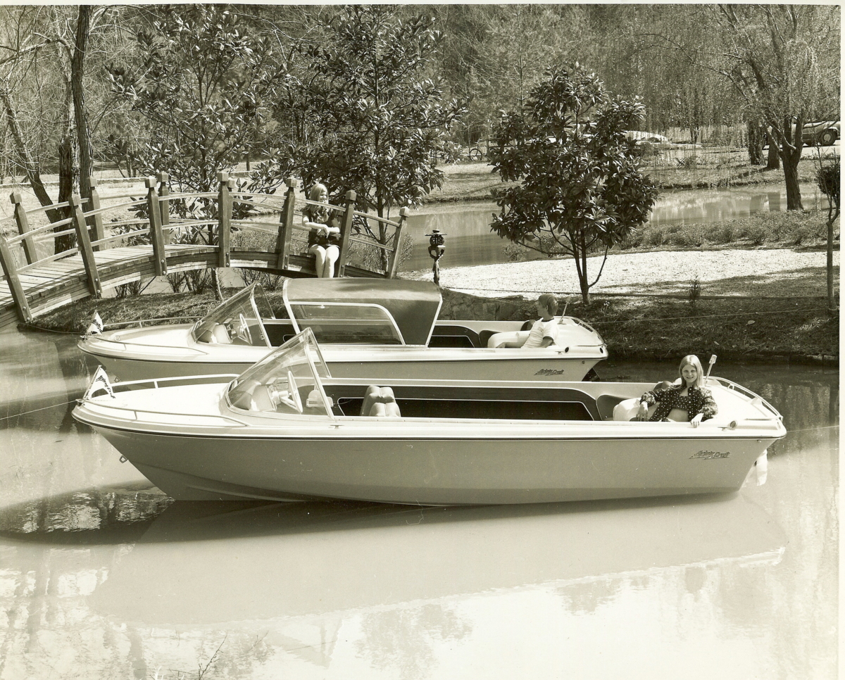 Vintage Fiberglass Photos – Aristocraft Boats – Classic Boats